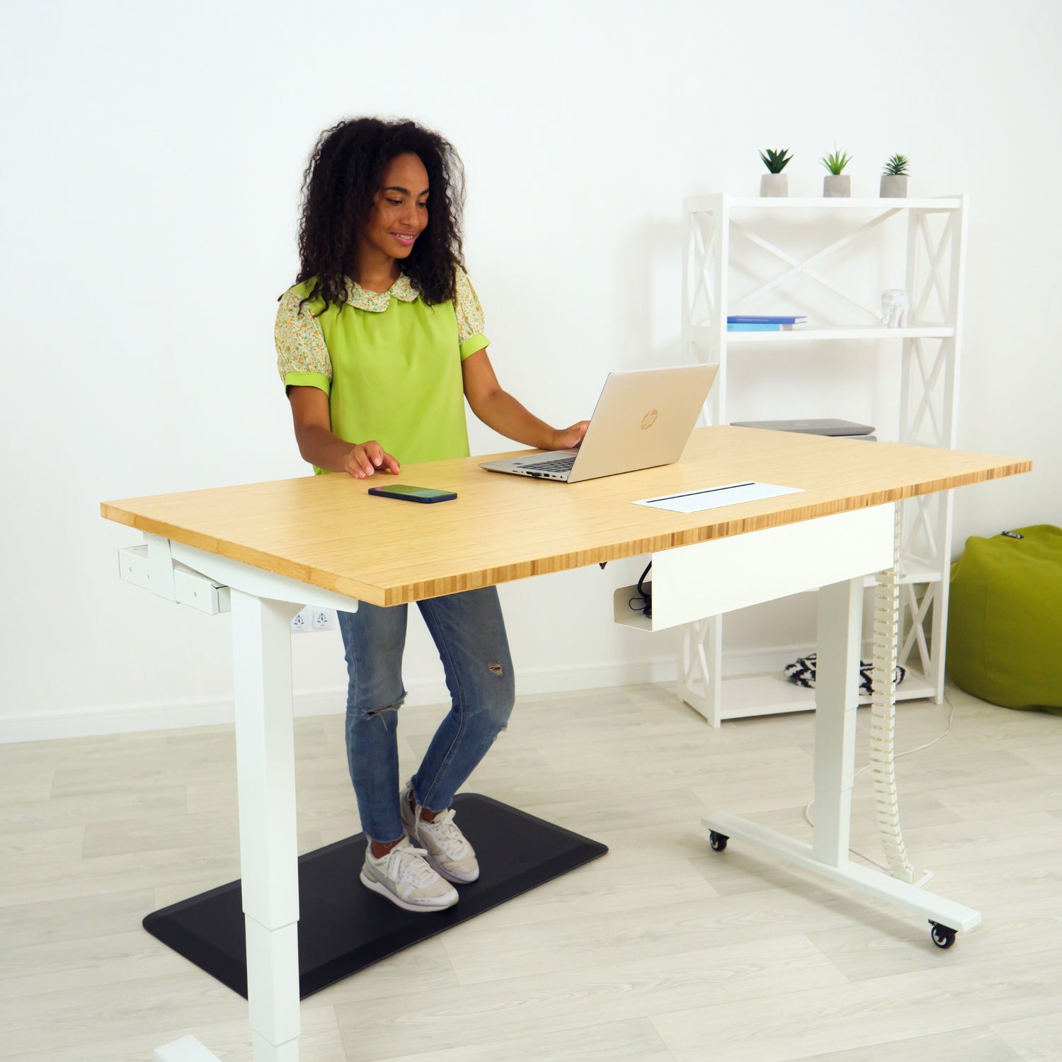 Ergonomic Workspace – Progressive Desk